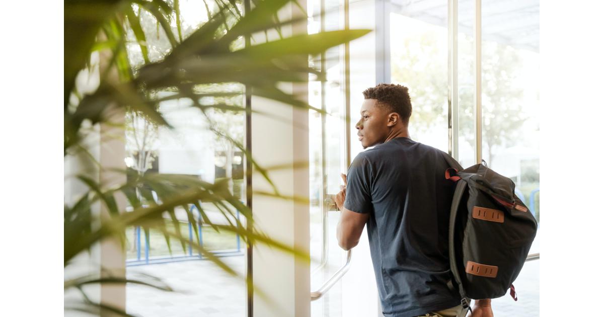 How to get accepted into college: 4 things colleges want